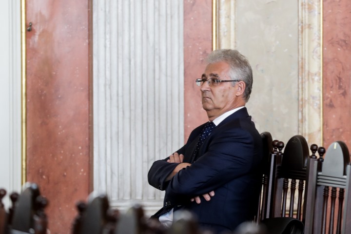 Operação Lex: Defesa põe em causa acusação com base em SMS que Vaz das ...