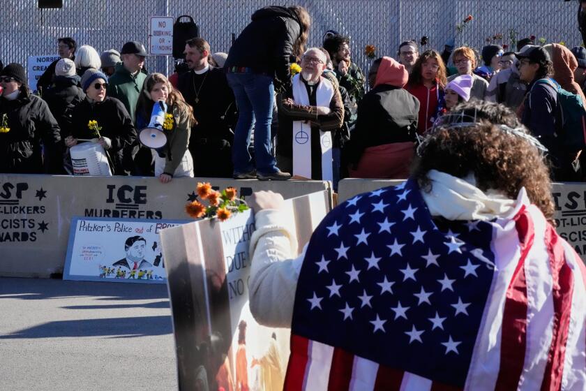 Judge signals hundreds held in Chicago, other immigration crackdowns ...