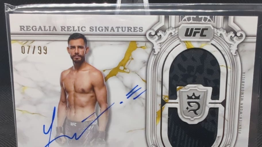 Yair Rodriguez to open UFC Topps cards online
