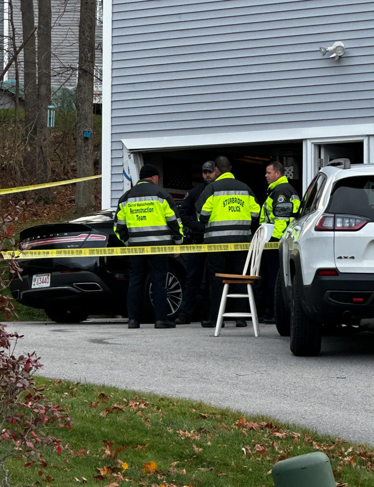 One dead in driveway crash on Homestead Lane in Leicester