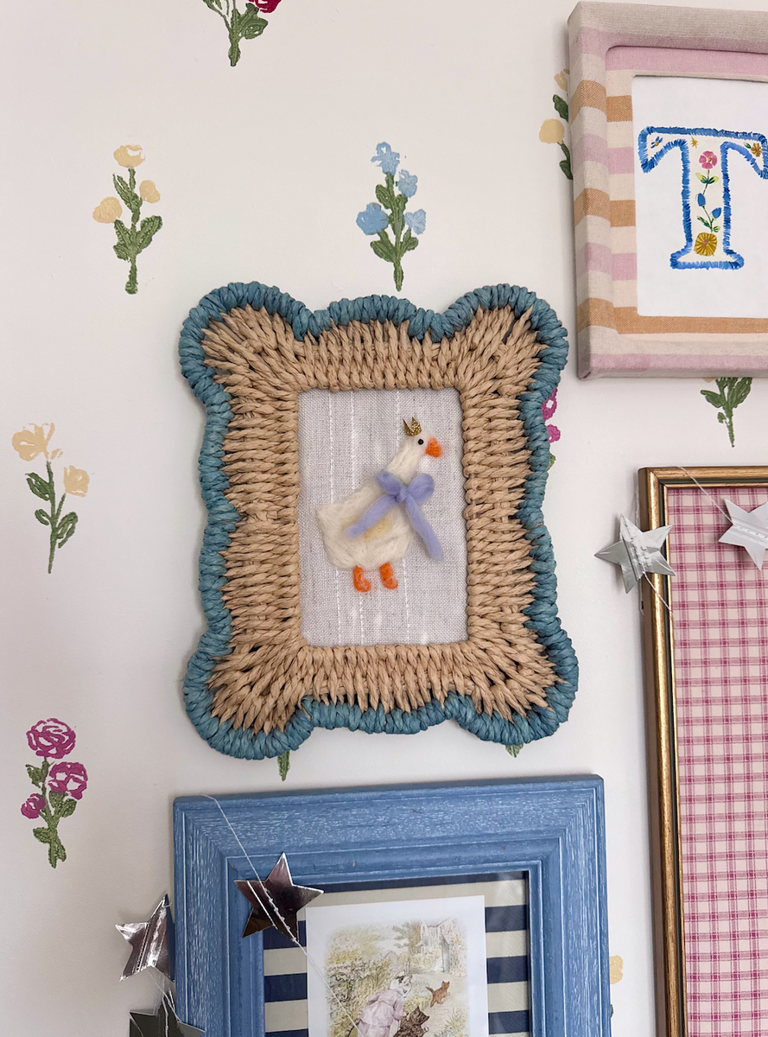 There's a New Type of Gallery Wall Going Viral—And Designers Definitely ...