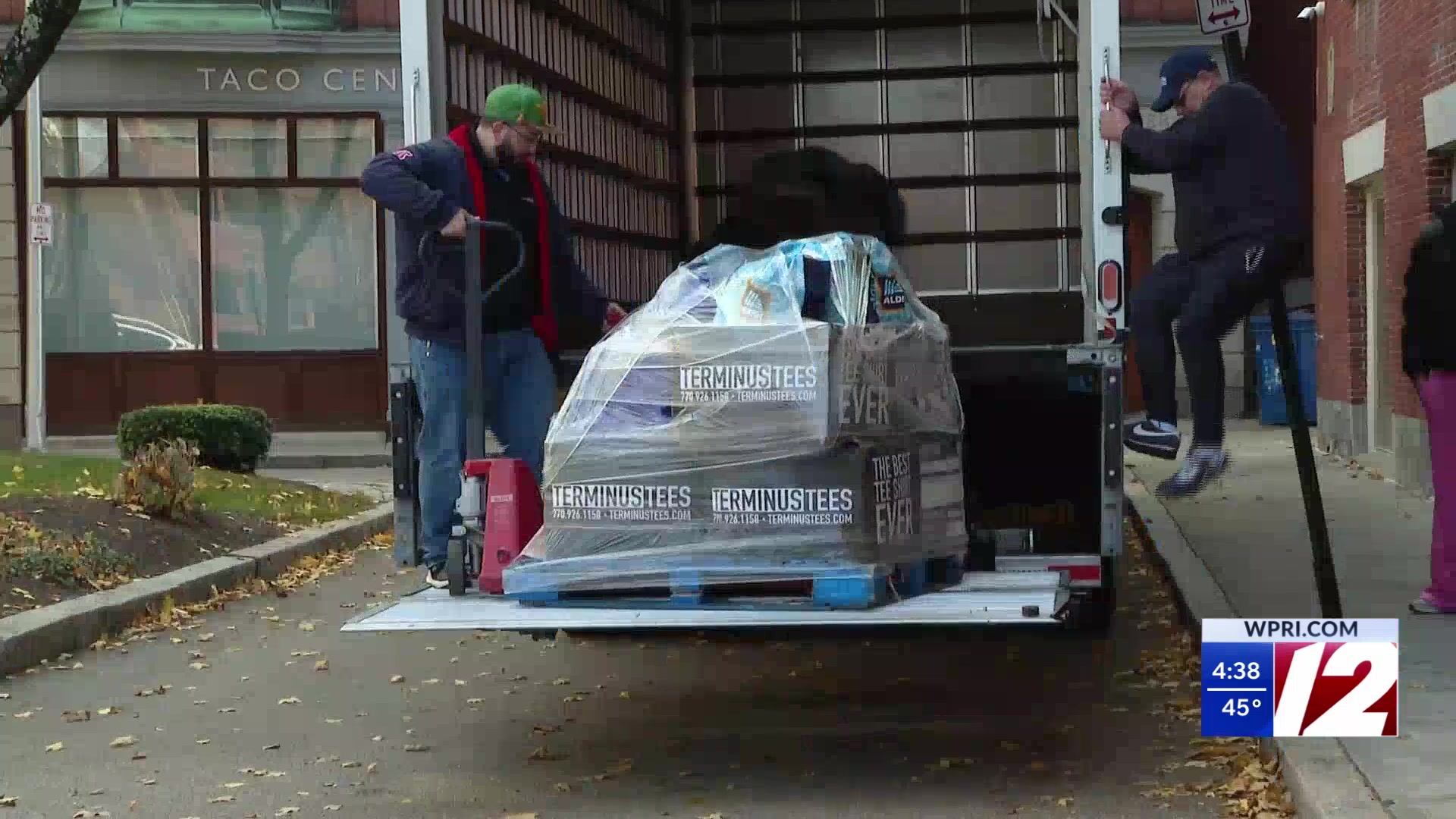 Fans of actor Misha Collins donate 2 pallet of food at RI Comic Con