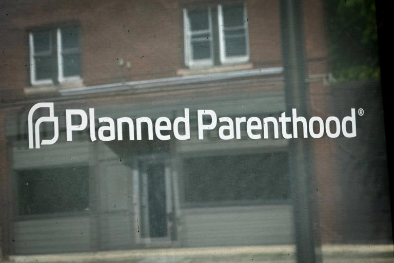 Appeals court to hear arguments on ended Planned Parenthood Medicaid ...
