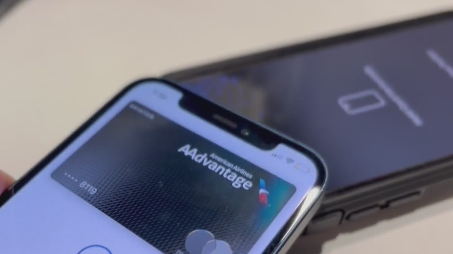 Experts warn of tap-to-pay scams during the holidays