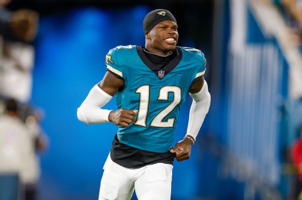 Jaguars' Liam Coen: Premature if Travis Hunter stays 2-way player