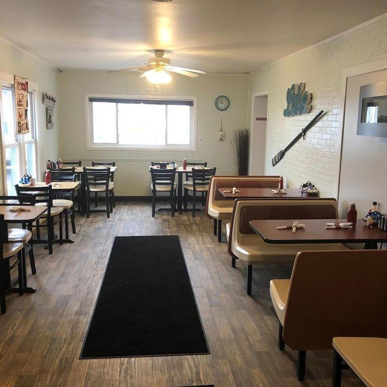 10 Michigan Spots For A Perfect Lakeside Fish Fry