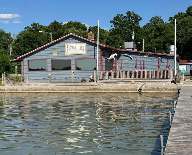 10 Michigan Spots For A Perfect Lakeside Fish Fry