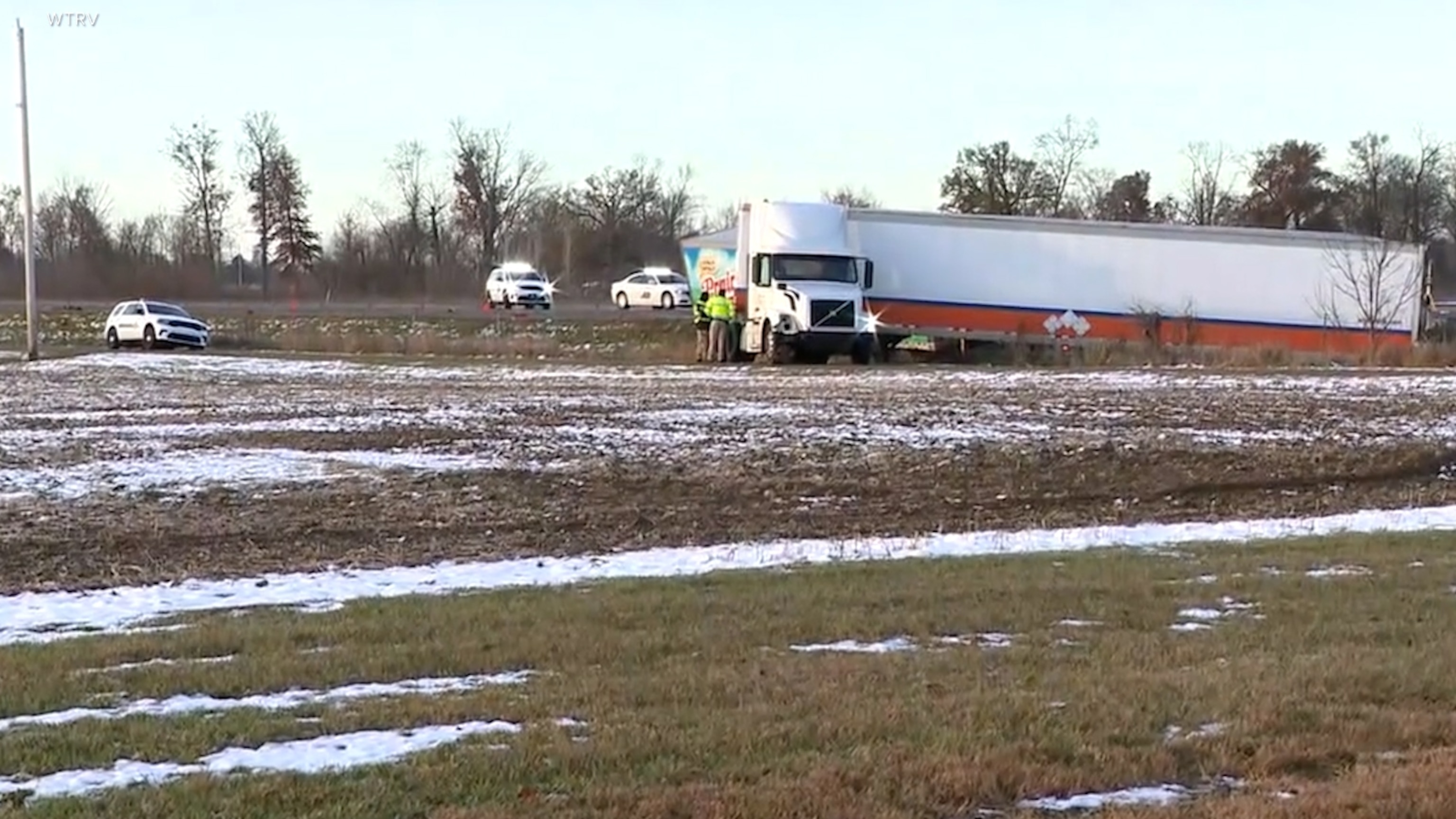 Indiana deputy killed while helping stranded motorist along interstate