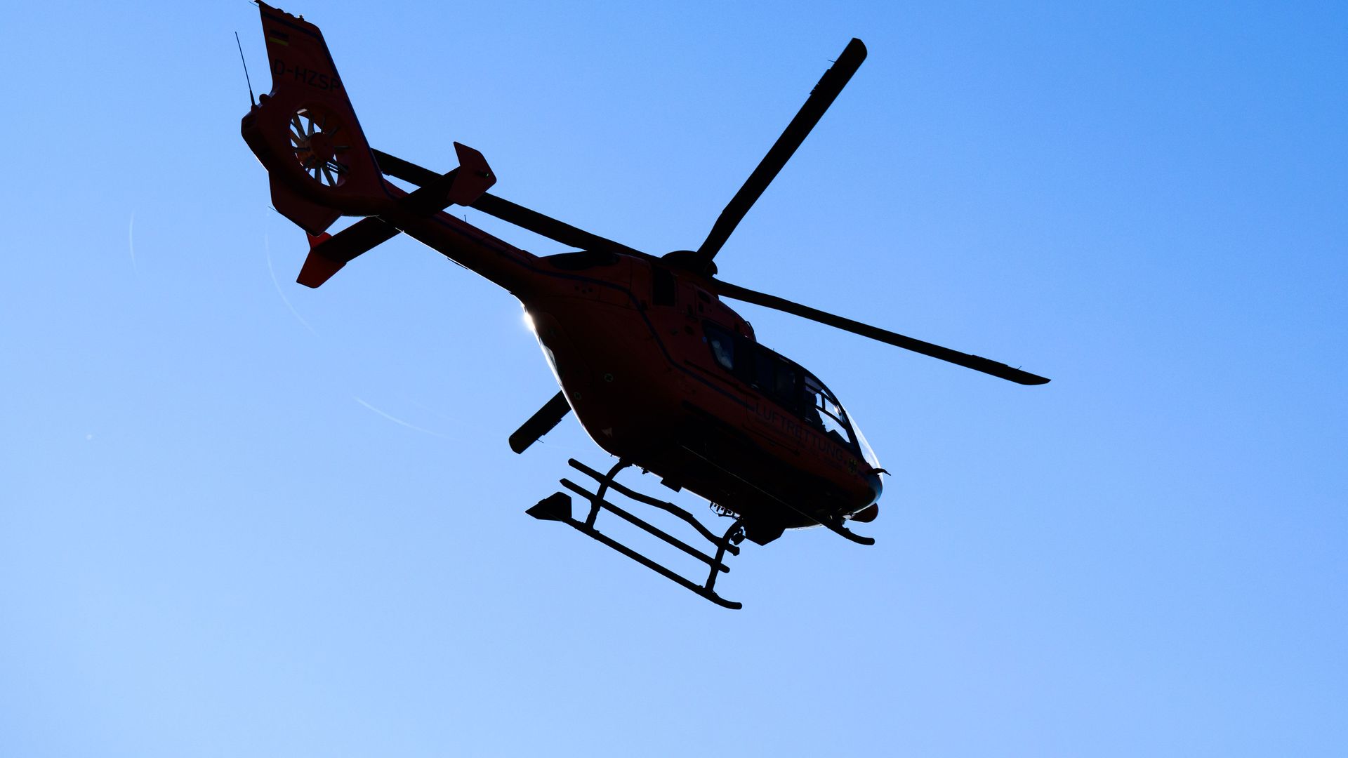 Feldkirchen-Westerham: Zimmerer stürzt von sechs Meter hohem Dach und ...