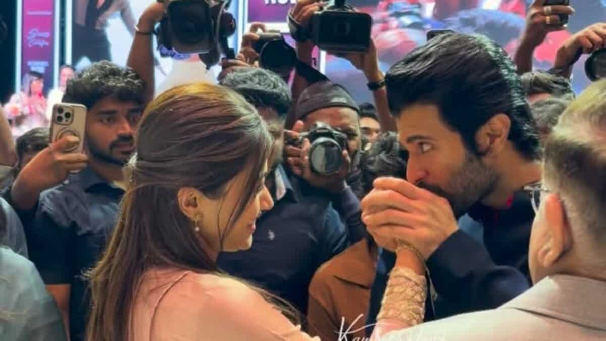 Watch: Vijay Deverakonda makes it official, kisses Rashmika infront of ...