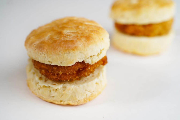 I Get Why You Love Popeyes But These 8 Fried Chicken Spots Top My List