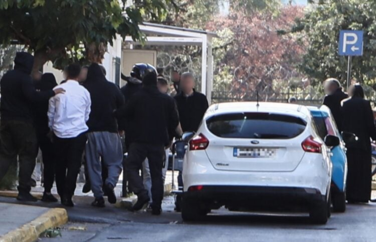Στη φυλακή η φερόμενη αρχηγός και δύο ακόμη μέλη του κυκλώματος ...