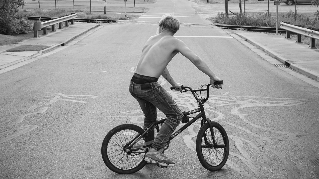 ‘Paper Girl: A Memoir of Home and Family in a Fractured America’ and ...