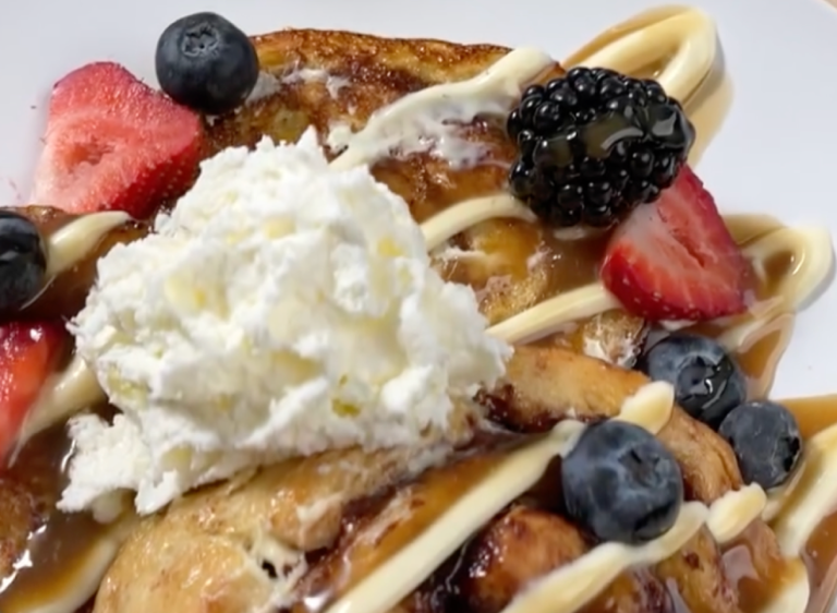 6 Restaurant Chains With the Best French Toast, According to Brunch Fans