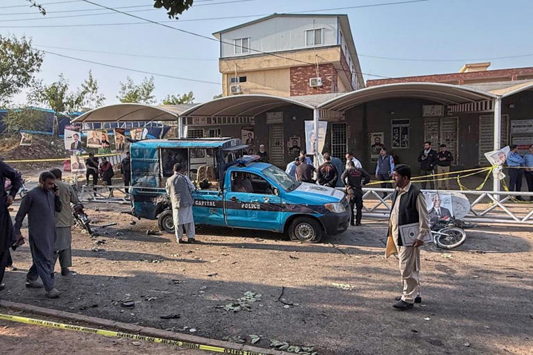Pakistan's prime minister offers talks to Afghanistan after deadly ...