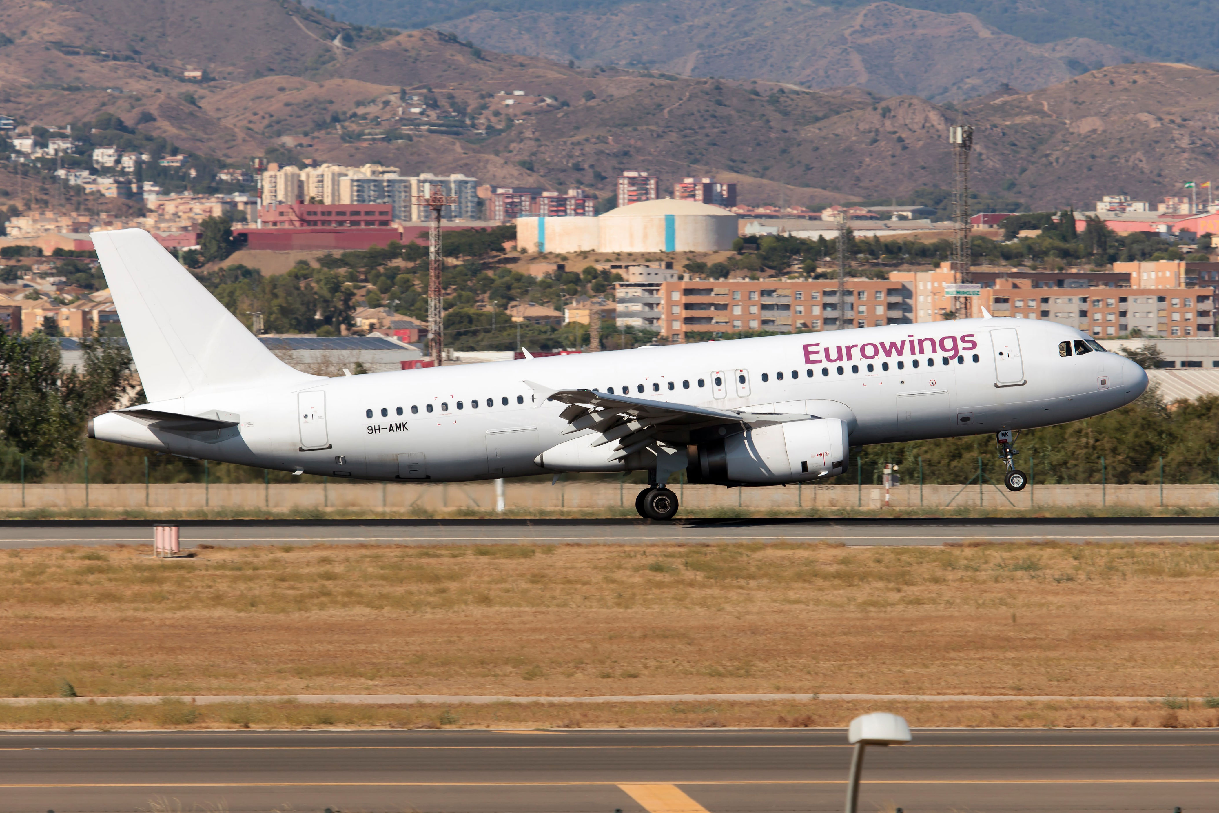 Fake Pilot Flew Passenger Jets For Months After Forging Qualifications