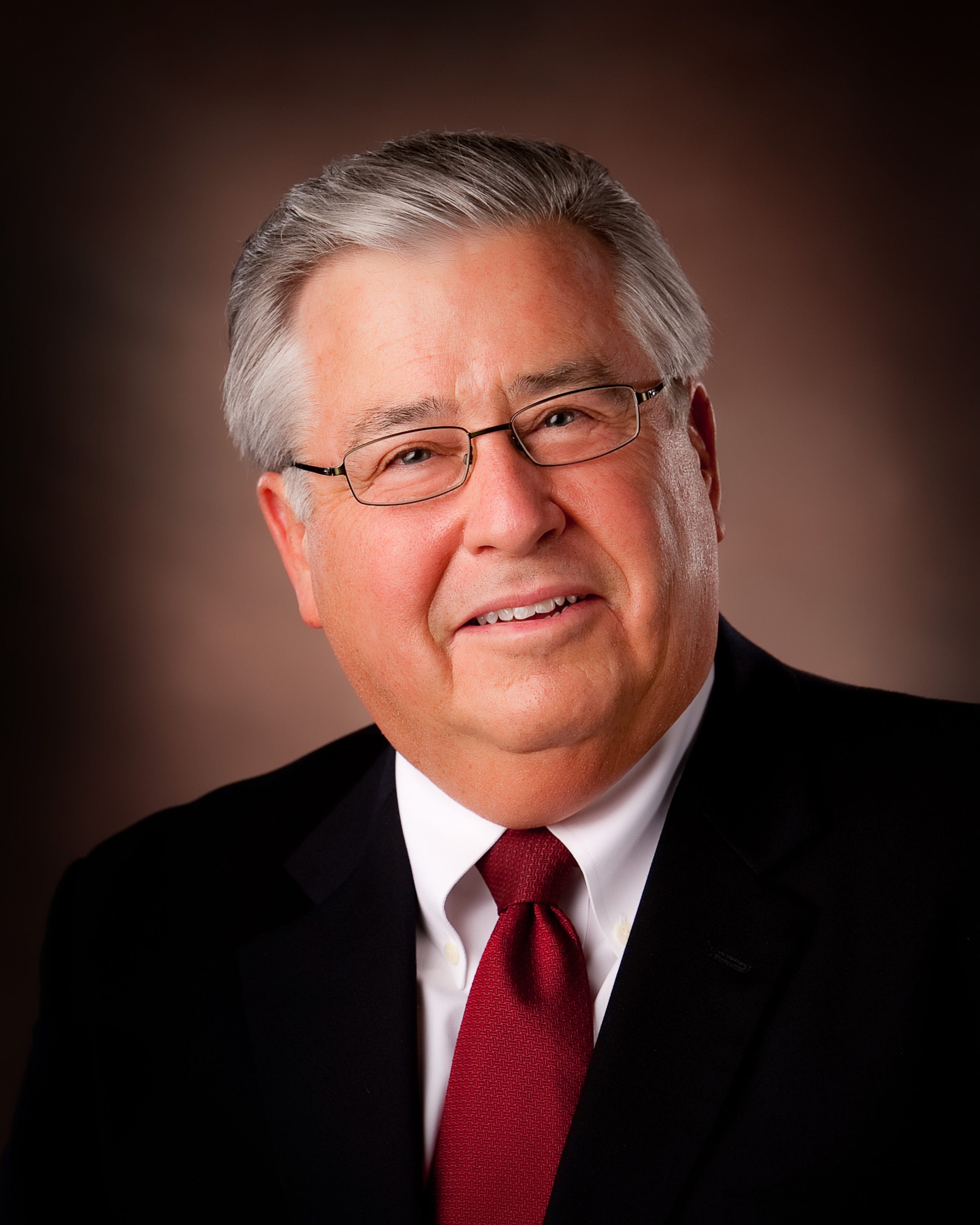 Former Iowa state lawmaker, regent Larry McKibben dies at 78