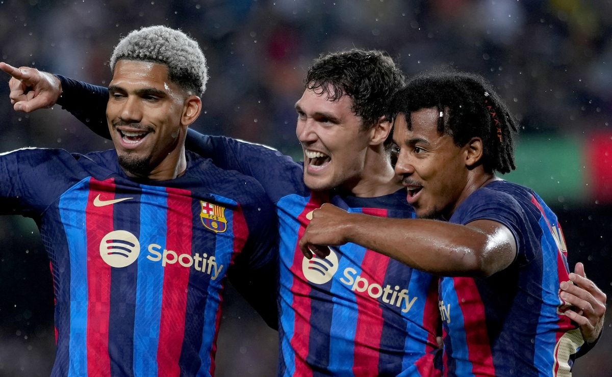 Barcelona’s first departure? Champions League winner admits uncertainty ...