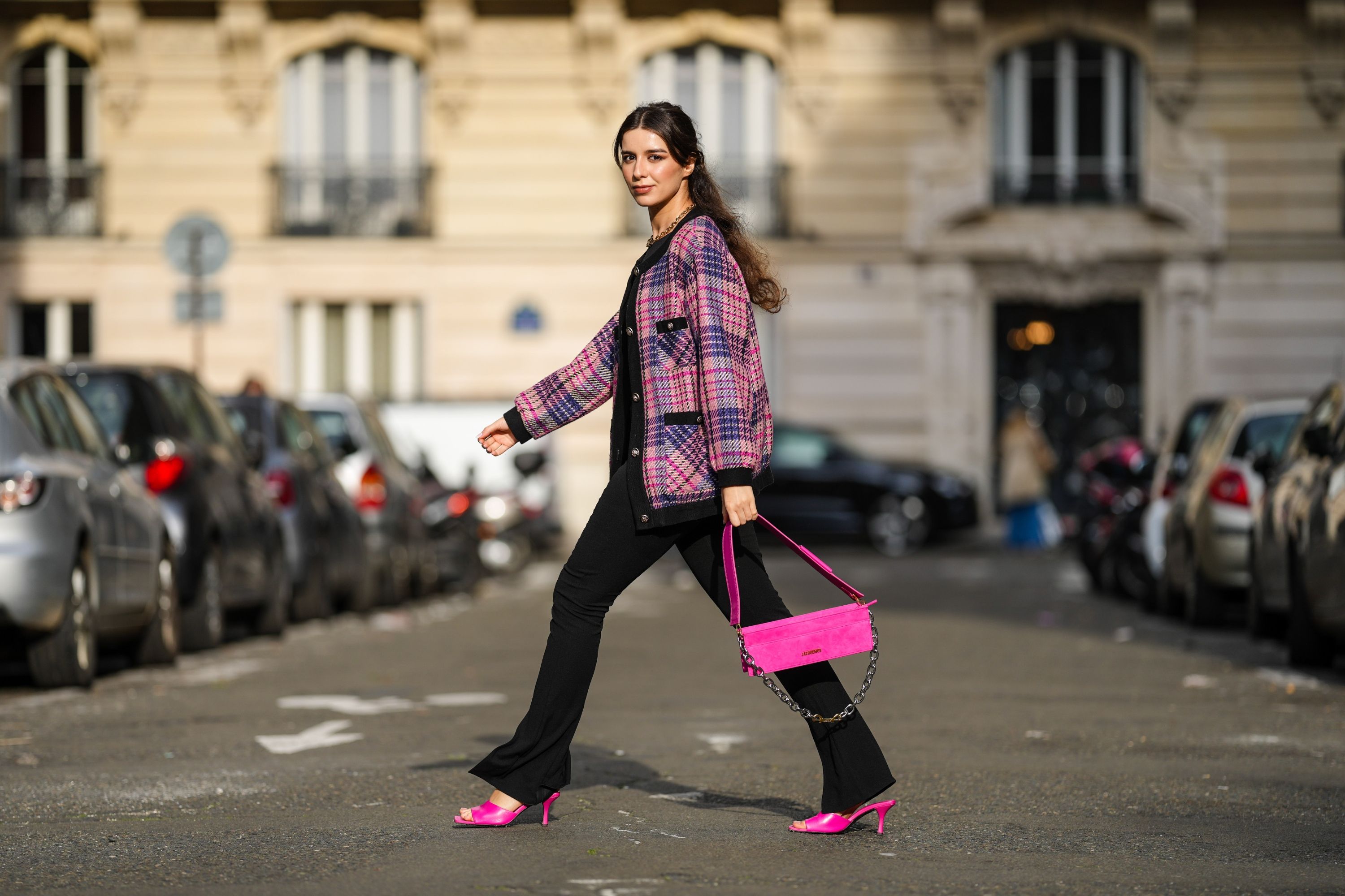 7 blusas 'feas' que serán tendencia en invierno 2025 y cómo combinarlas