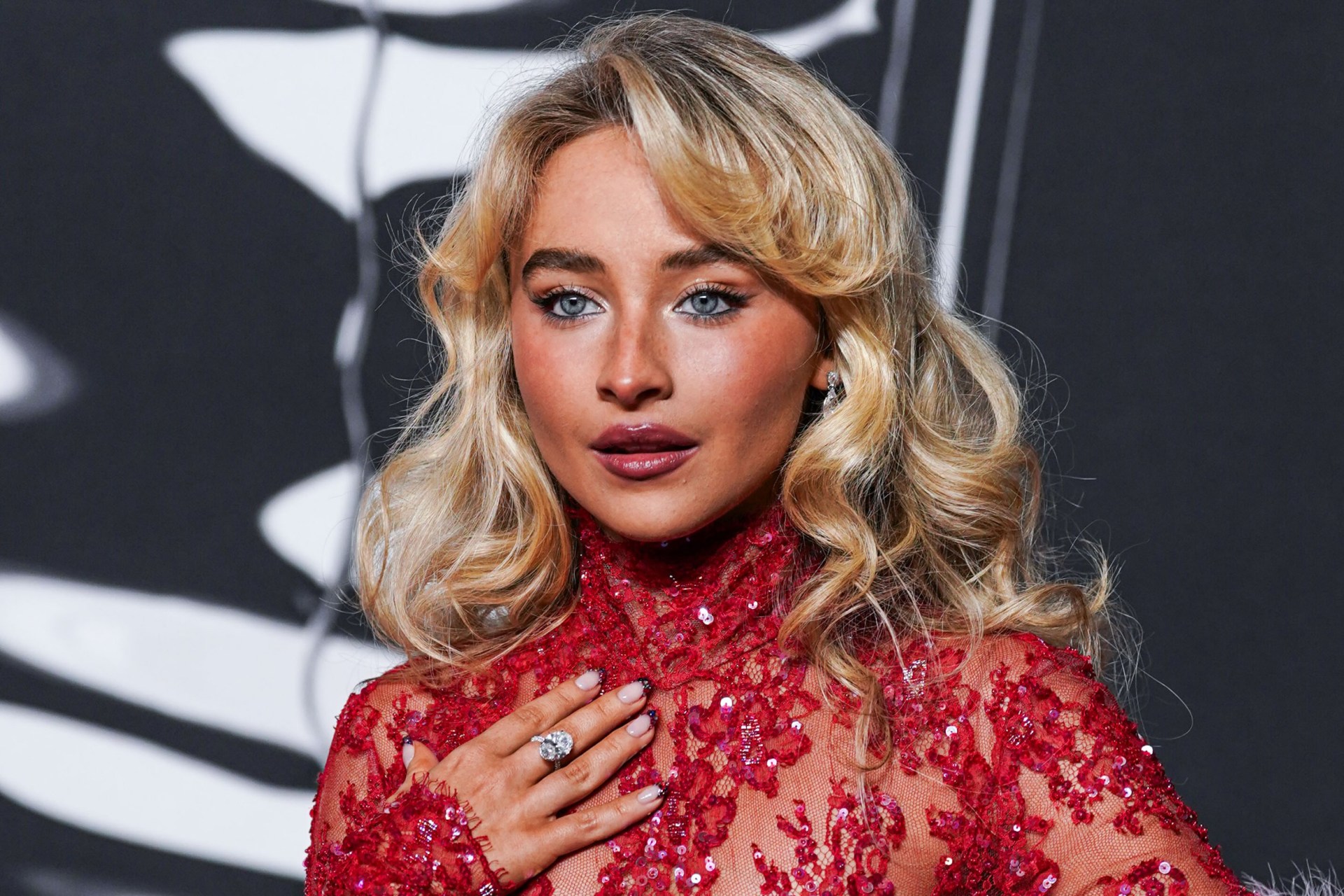 No one wants Sabrina Carpenter’s Alice in Wonderland