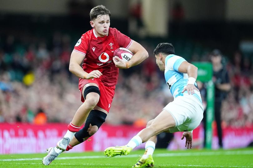 Louis Rees-Zammit to start for Wales as young star set for new role