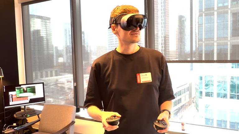 After trying Valve's new VR headset, I'm ready to ditch cables for good