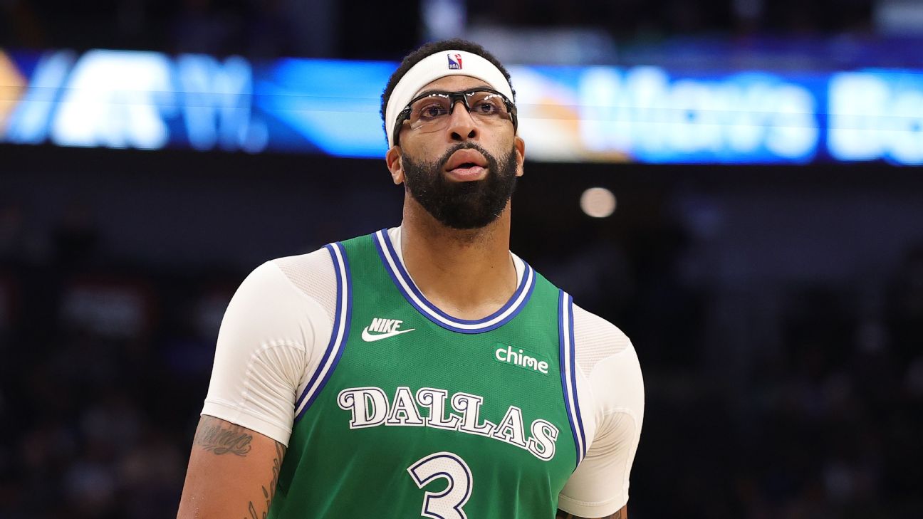 Sources: Mavericks' Anthony Davis won't play until owner's OK