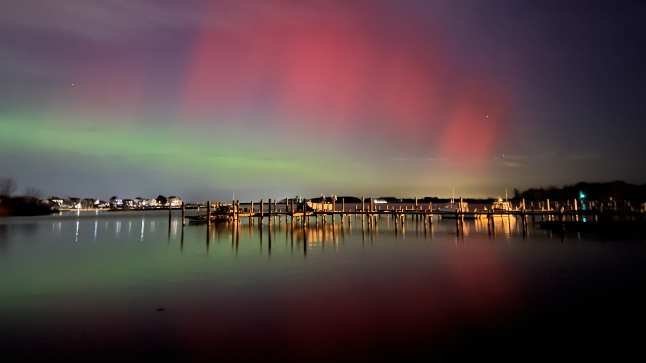Northern Lights Aurora Borealis Creates Visual Spectacle Across US ...