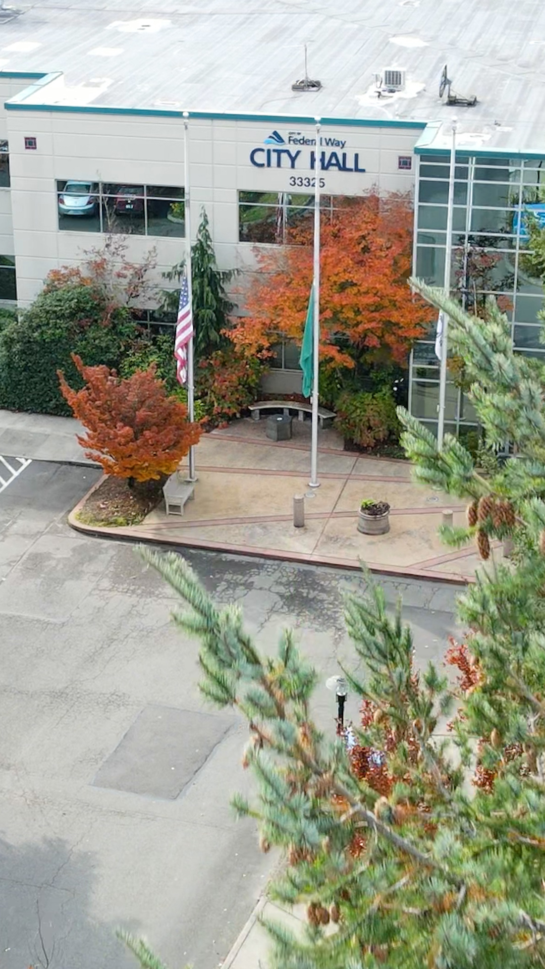 Federal Way's new flag policy sparks outrage from some, gets support ...