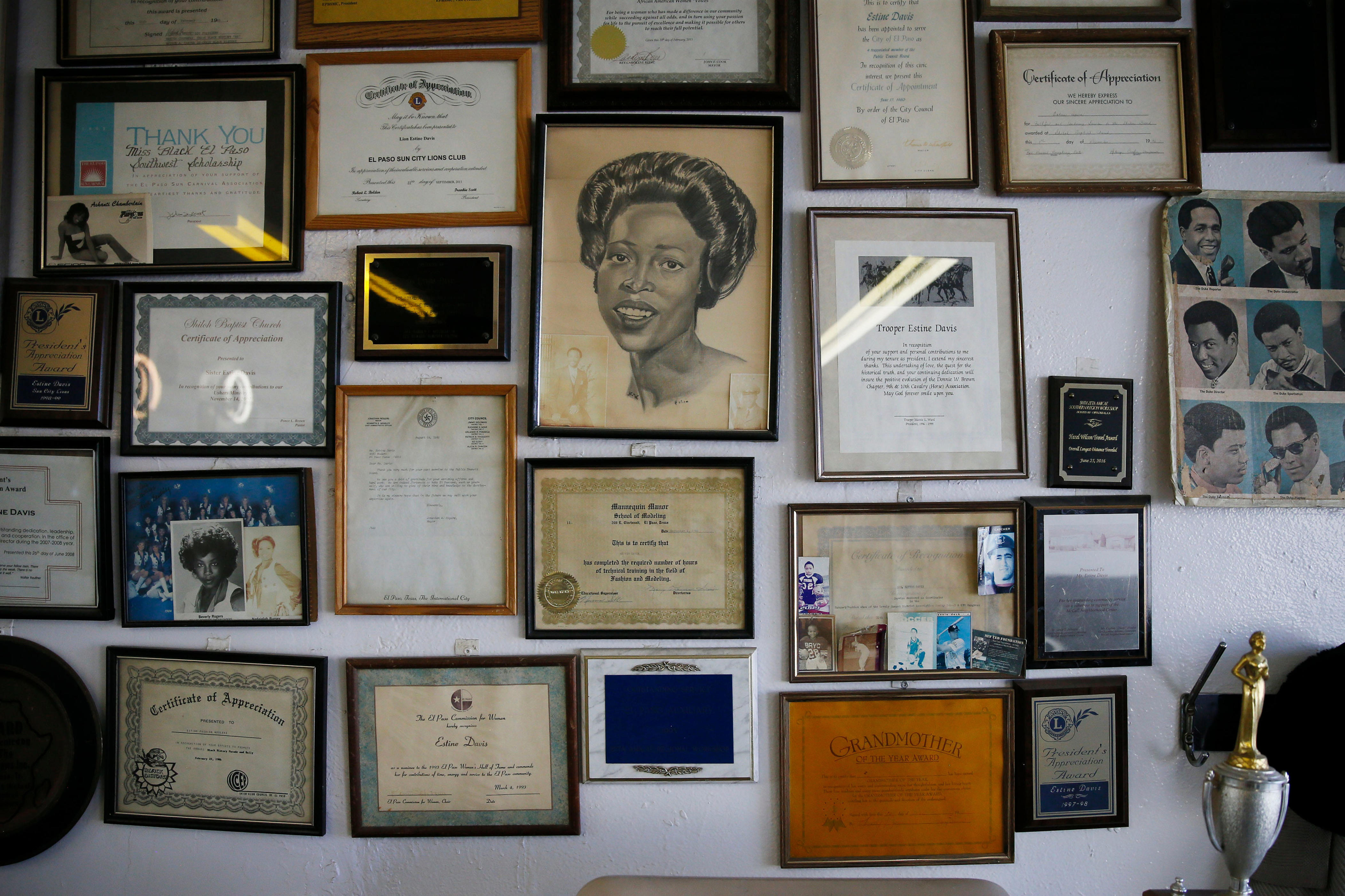 El Paso barber Estine Davis dies at 92