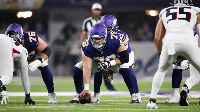 Vikings injury updates on Ryan Kelly, Greenard, and ... J.J. McCarthy?