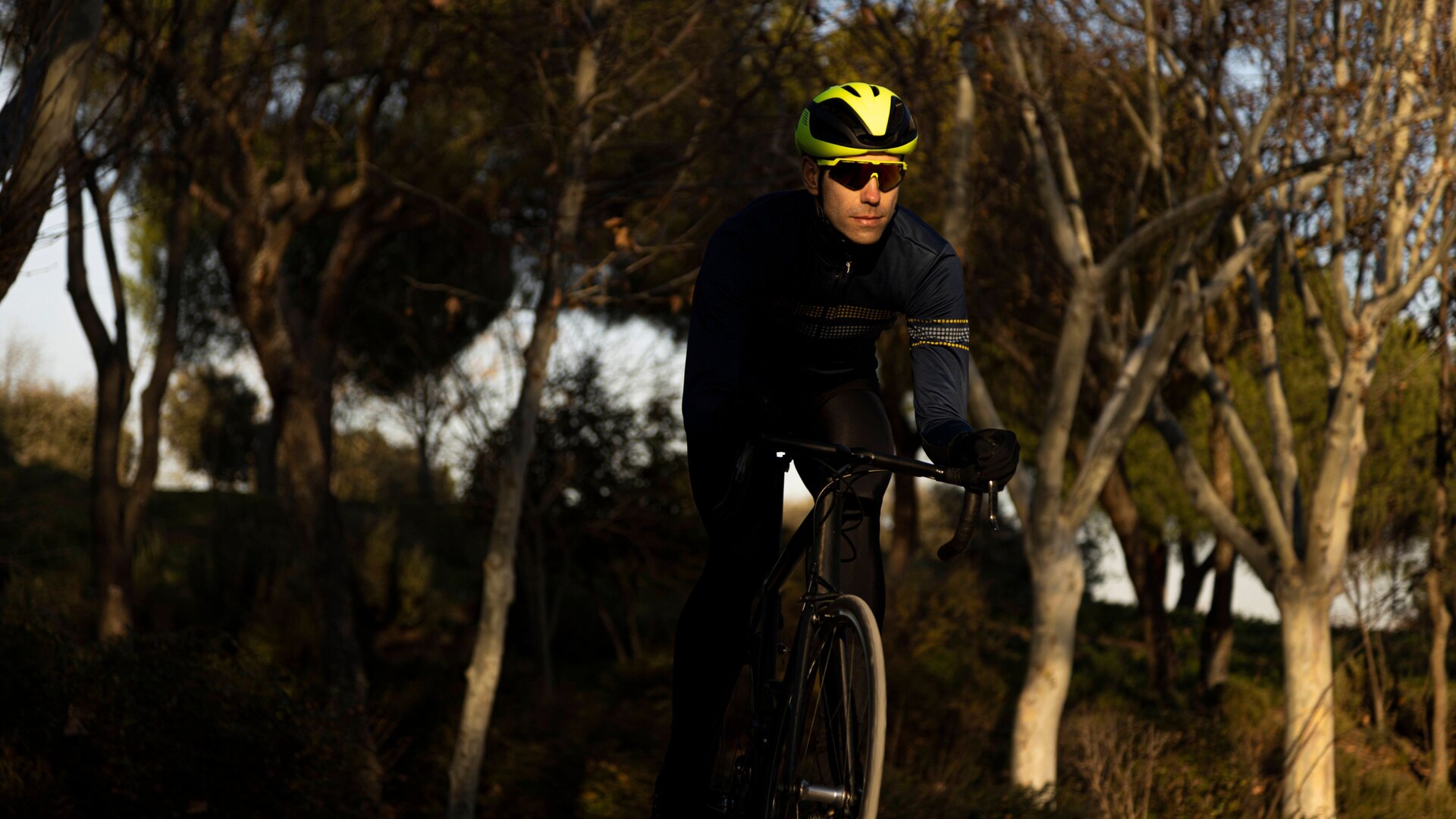 "Ich saß stundenlang allein": Frau lässt sich von ihrem Mann wegen ...