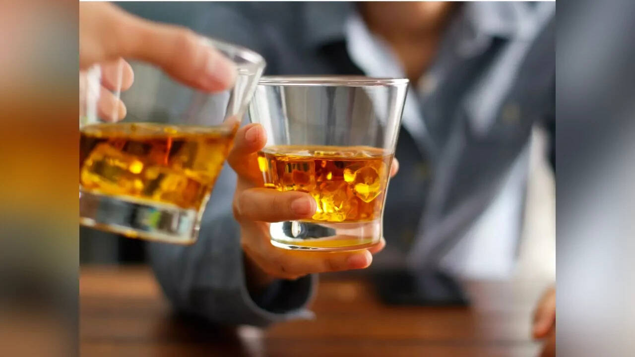 Want to keep your brain sharp? Experts say cutting back on alcoholic ...