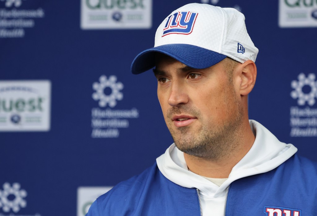 How Mike Kafka handled his first day as Giants coach with tone-setting ...