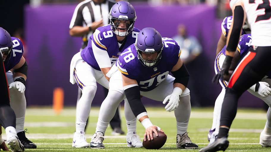 Vikings injury updates on Ryan Kelly, Greenard, and ... J.J. McCarthy?
