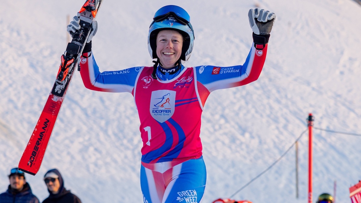 Ski apin - Deux débutantes au départ du slalom de Levi