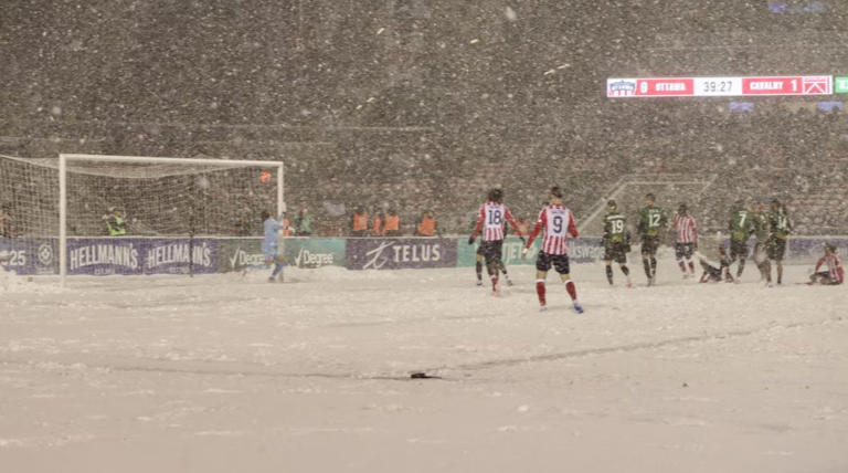 When a snowstorm threatened Atlético's championship game, this crew ...
