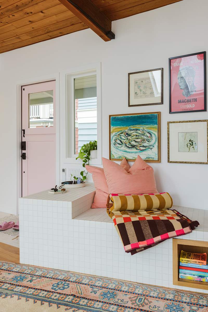 A Once-Cramped "Haphazard" Houseboat Is Now a Spacious, Bright Floating ...
