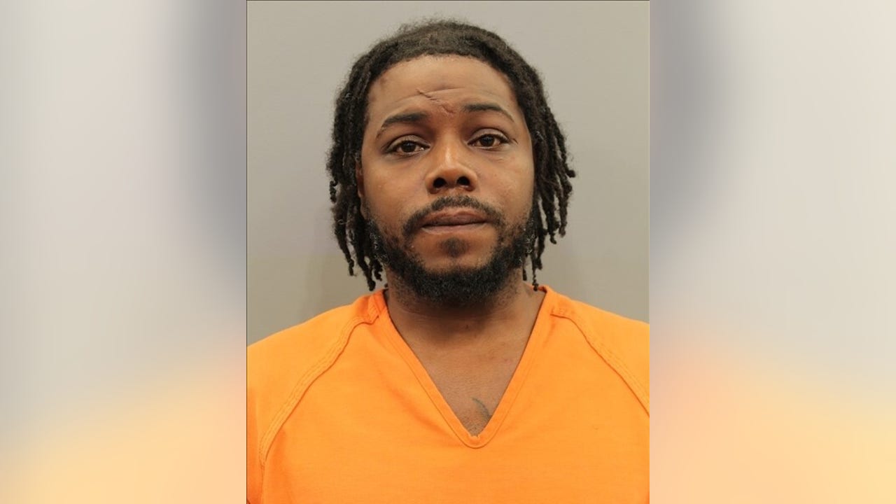 Houston crime: Suspect charged after homeless man attacked in front of ...