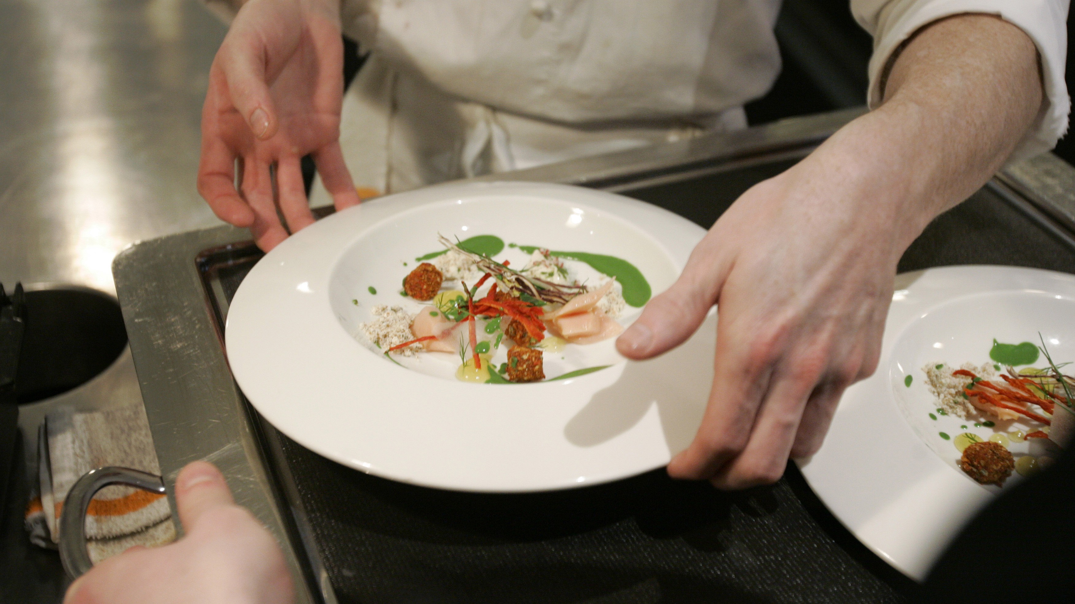 Chicago MICHELIN guide 2025: Alinea loses 3-star status, drops down to ...