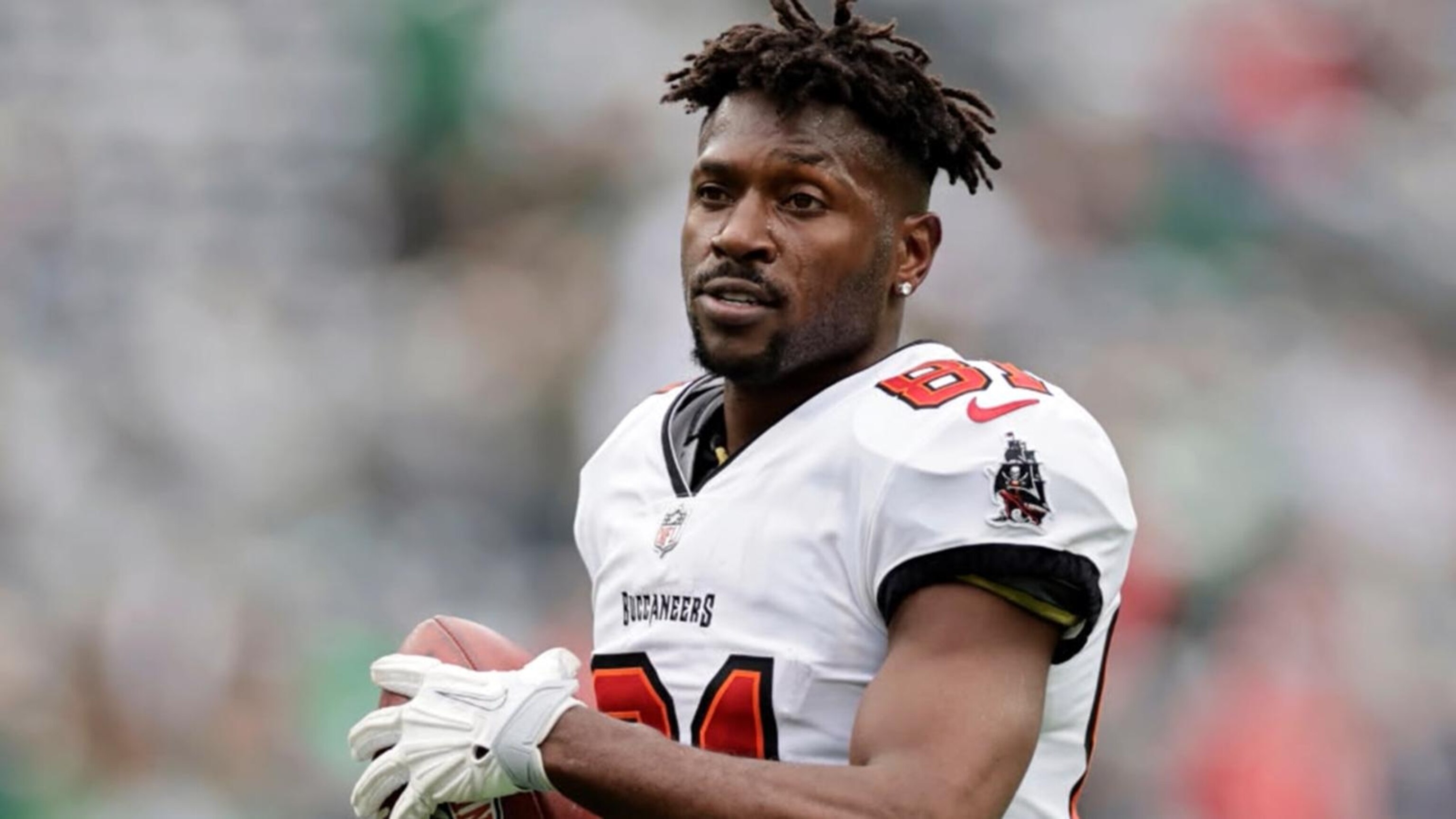 Antonio Brown released on $25,000 bail, placed under house arrest