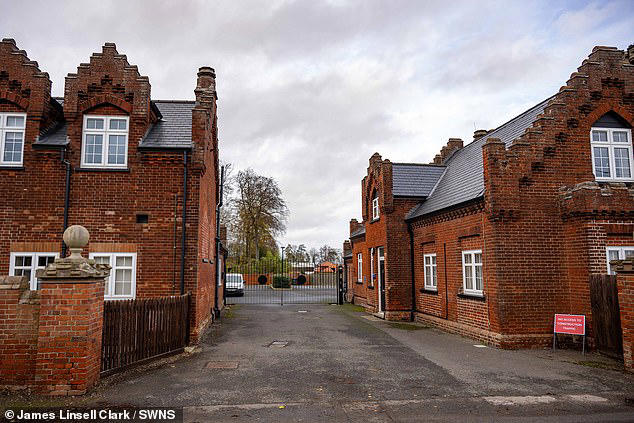 Dubai ruler Sheikh Maktoum bids to upgrade helipads at English bolthole ...