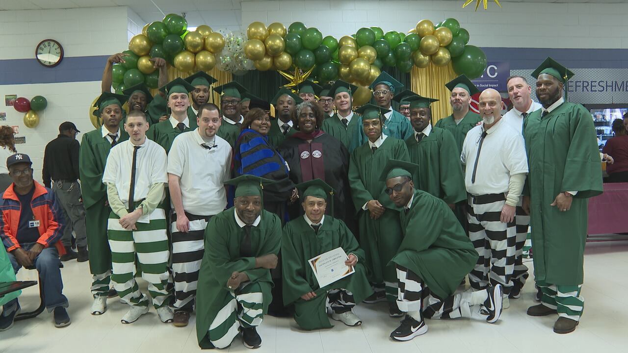 19 residents honored at EMCF’s Horticulture Graduation Ceremony