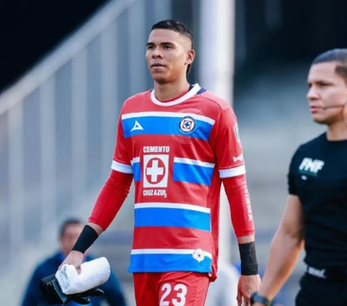 Protección futbolistas en duda tras fractura tibia de Kevin Mier