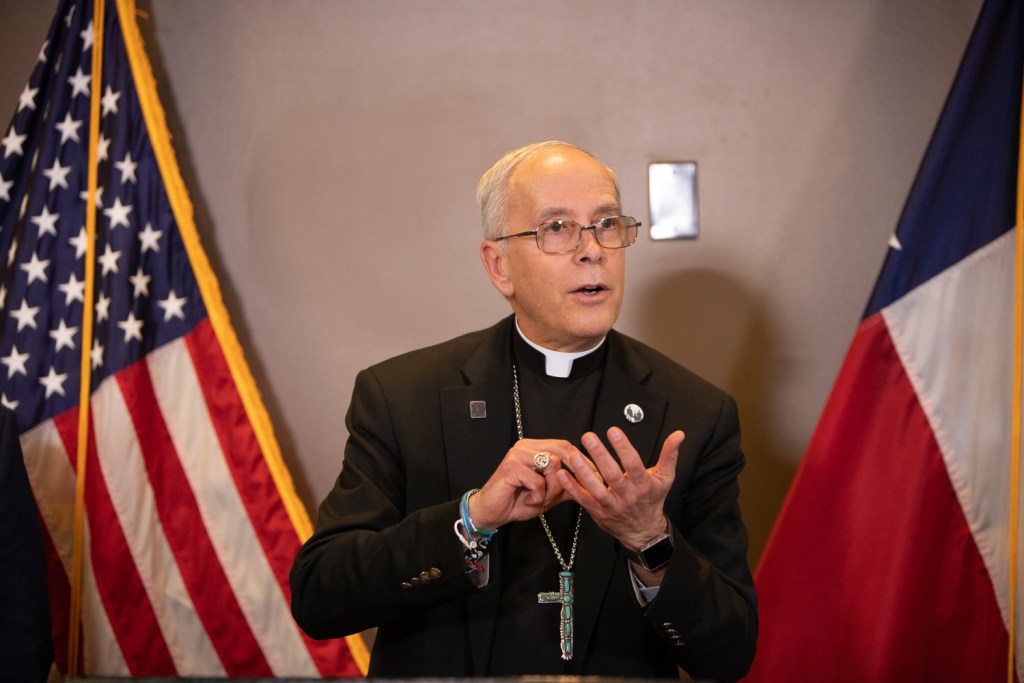 U.S. bishops back sainthood cause for Father Richard Thomas, El Paso ...