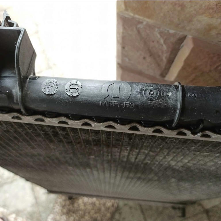 Mesin mobil sering overheat, bisa jadi masalah ada di radiator