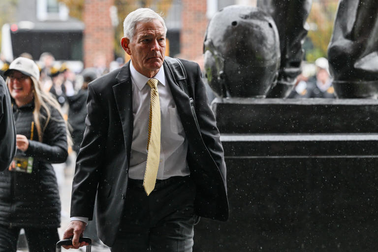 Iowa Hawkeyes land four-star TE Luke Brewer over Miami, Tennessee and ...