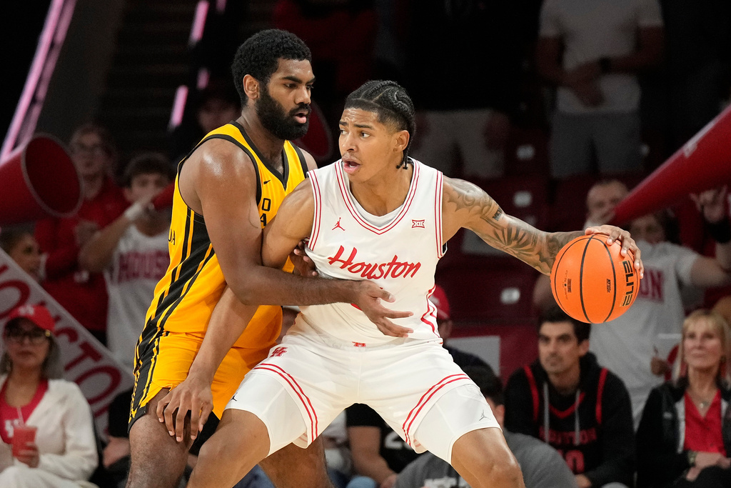 Kingston Flemings, Emanuel Sharp each score 19, No. 1 Houston beats ...