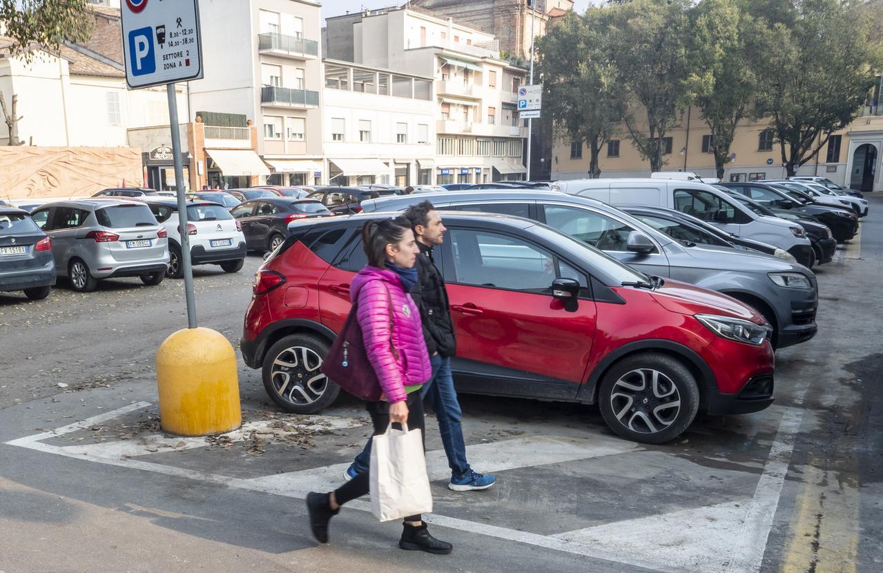 Piazza delle Erbe, interpellanza in consiglio