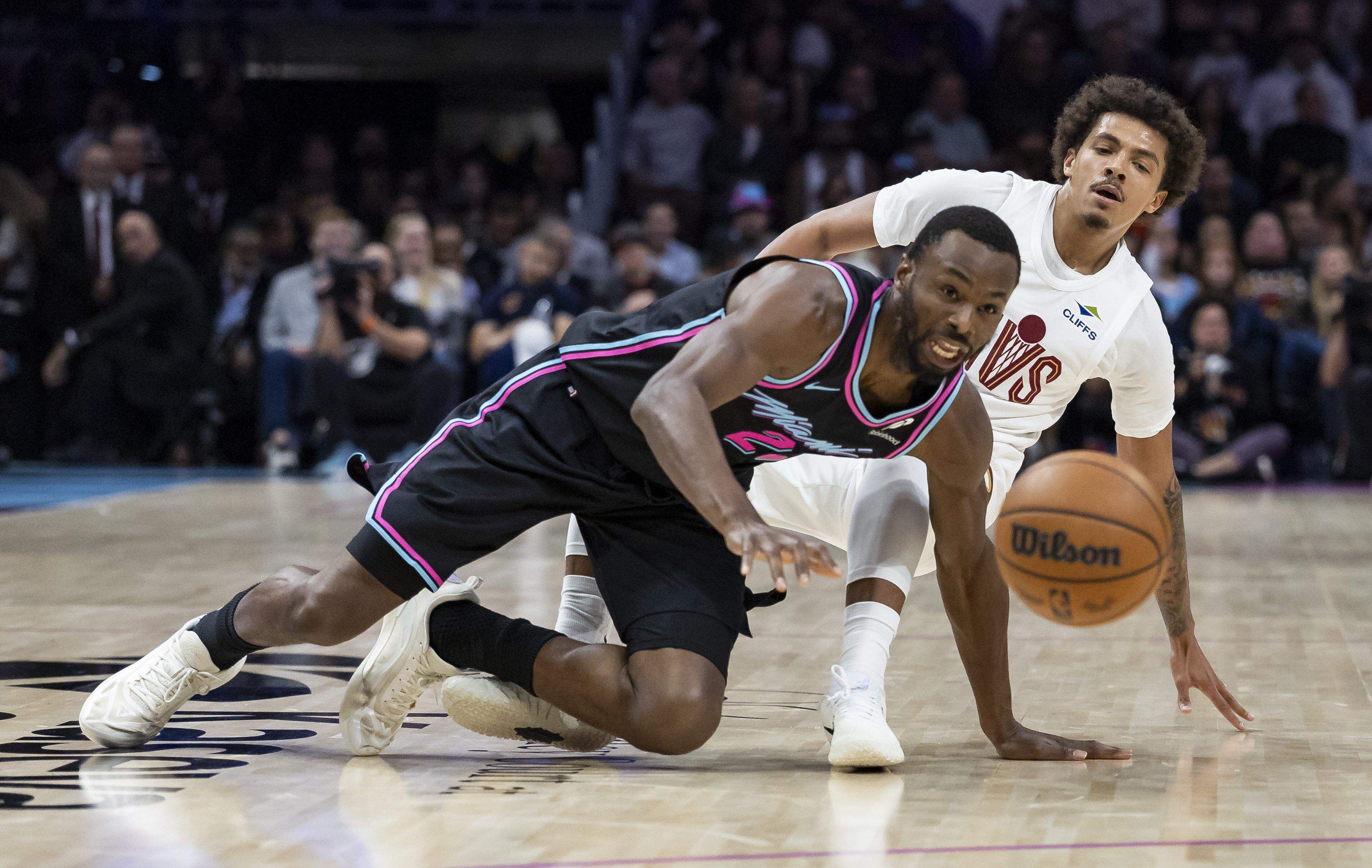 Heat wastes double-digit lead, wilts in fourth quarter to fall to ...
